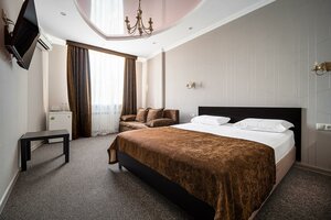 Alians (ulitsa Krupskoy No:2, zhiloy massiv Pashkovskiy, Krasnodar), otel  Krasnodar'dan