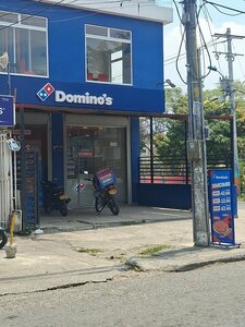Dominos (Valle del Cauca, Municipio de Santiago de Cali, Comuna 11, Calle 27, 37-14), pizzacılar  Cali'den