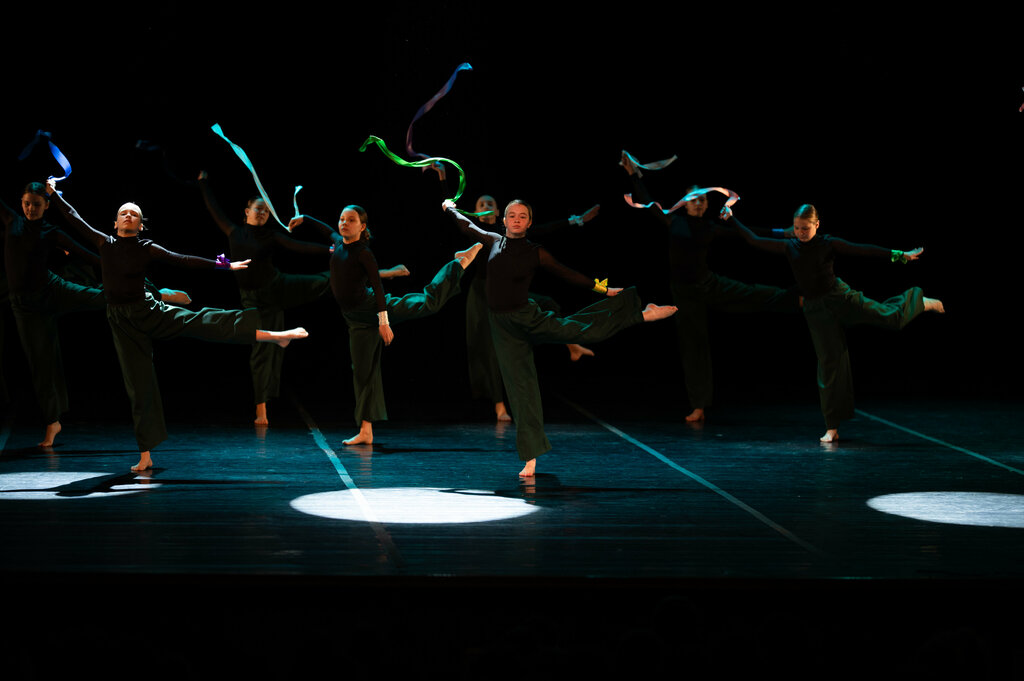 Müzik ve dans grupları Dance_muraveinik, Cherepovets, foto