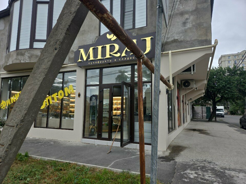 Kuruyemiş, atıştırmalık, kuru meyve Miraj, Makhachkala, foto