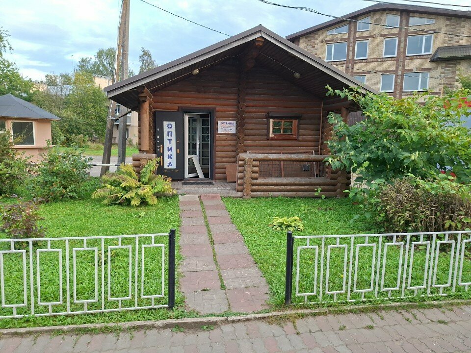 Optik Lux-optika, Peterhof, foto