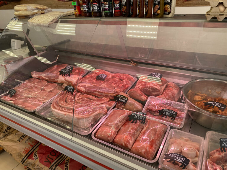 Kasap, şarküteri Свежее мясо, Krasnodarski krayı, foto