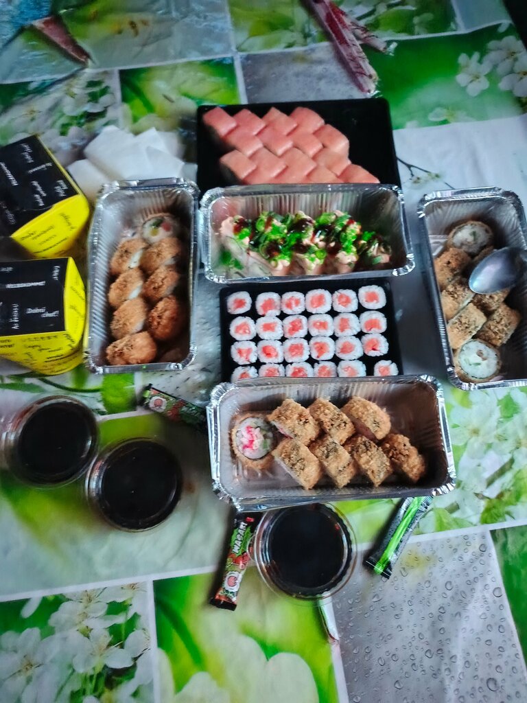 Suşi restoranı К&Г Суши роллы, Kalaç‑na‑Donu, foto