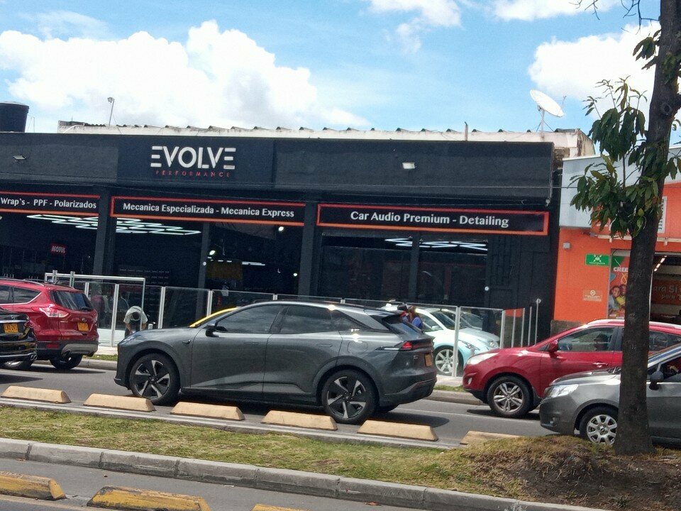 Detaylı oto bakımı Evolve Performance, Bogota, foto