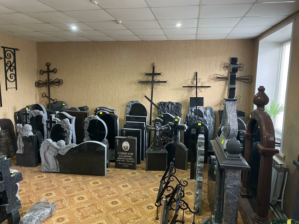 Heykel ve mezarlık taşı üreticileri Magazin pamyatnikov i ritualnykh tovarov, Pskov, foto