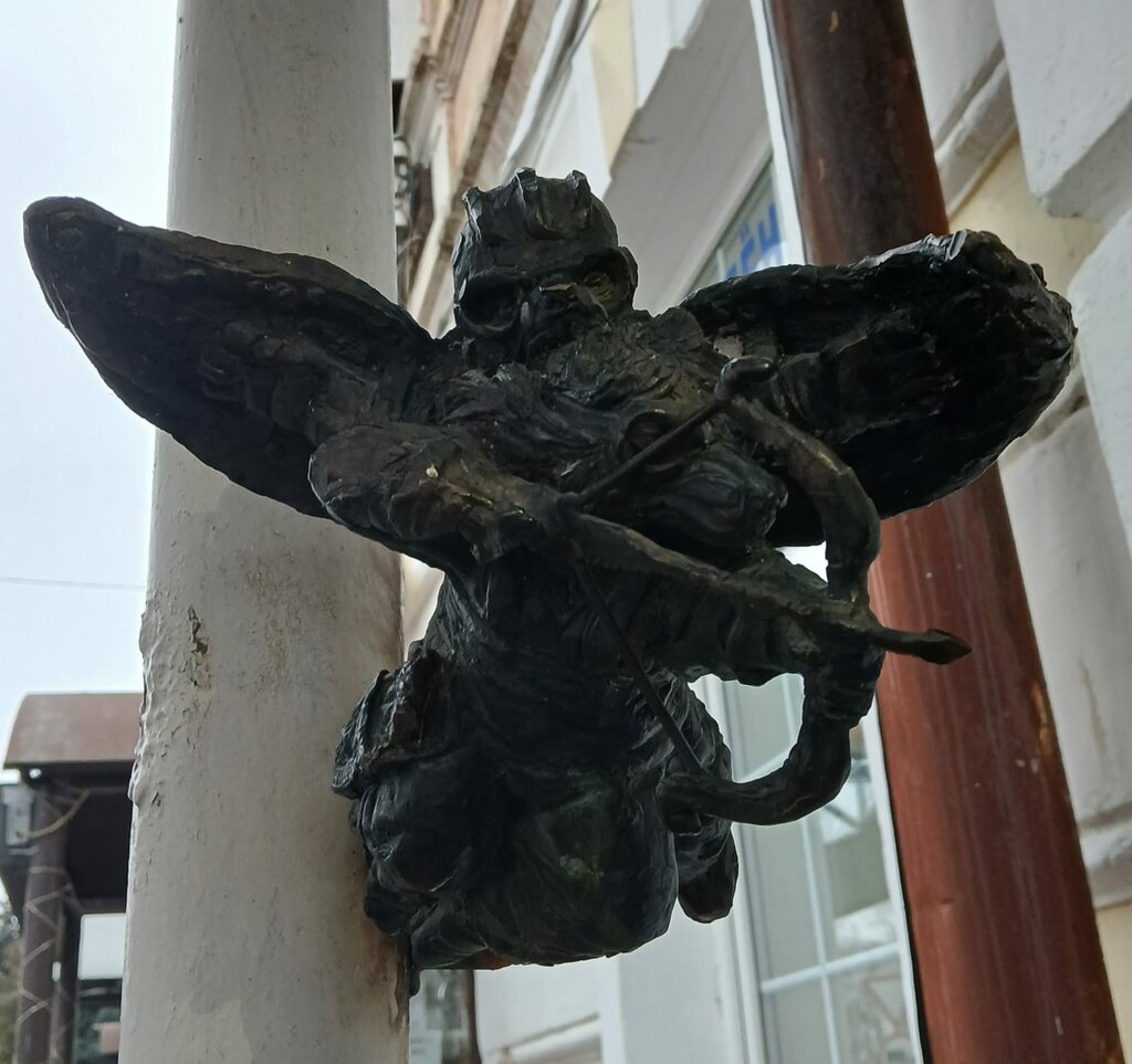 Park, sokak heykeli Волчок-амурчик, Vishniy Volochek, foto