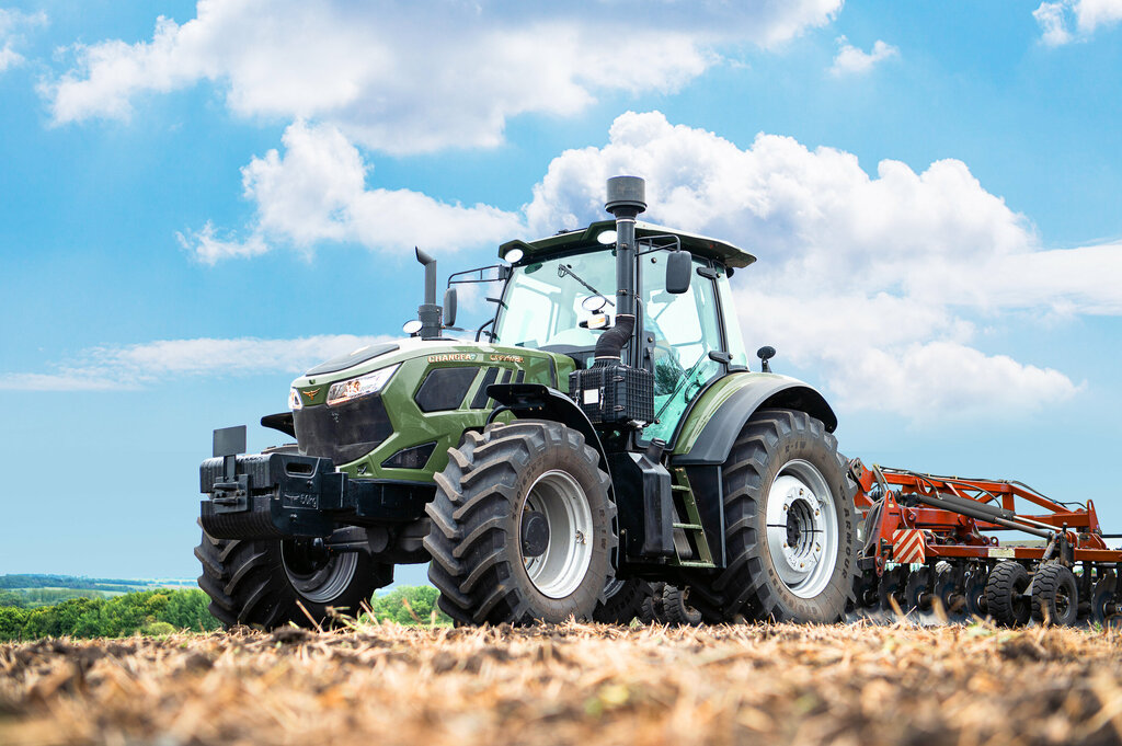 Tarım makineleri, ekipmanlar АгроЦентрЗахарово, Tümen (Tiumenskaya) oblastı, foto