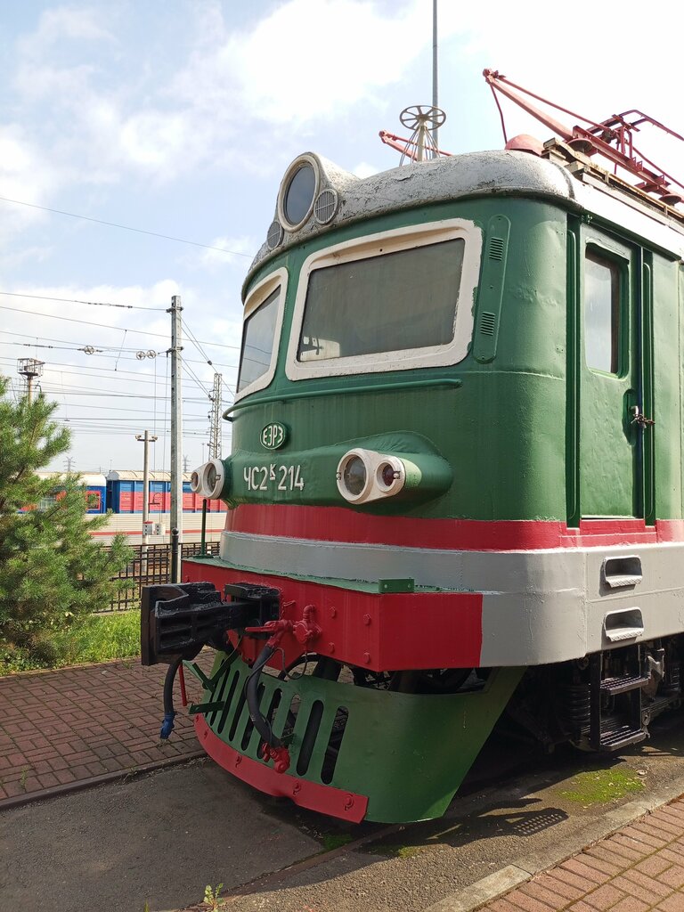 Teknoloji anıtı Электровоз ЧС2к-214, Çeliabinsk, foto