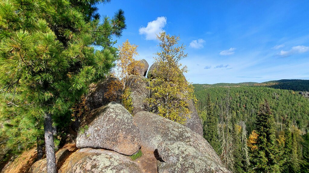 Dağ zirvesi Скала Копьевская видовка, Krasnoyarski krayı, foto