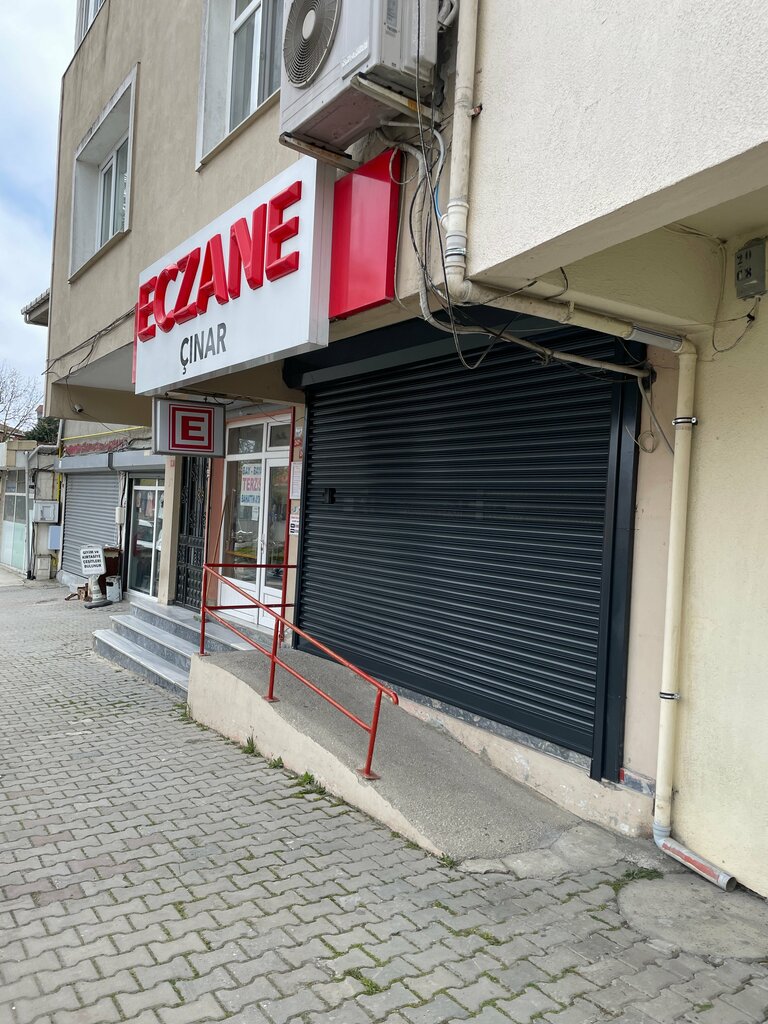 Eczaneler Çınar Eczanesi, İstanbul, foto