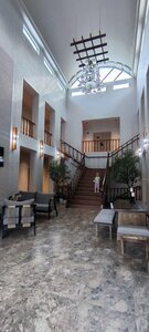 Hills Hotel (A. Masaliev Street No:4, Karakol), otel  Karakol'dan