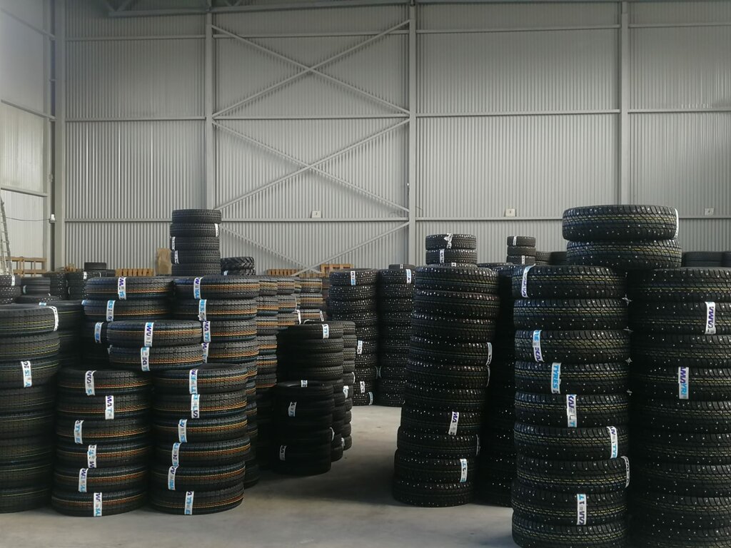 Jant ve lastikçiler Kama Tyres, Yekaterinburg, foto