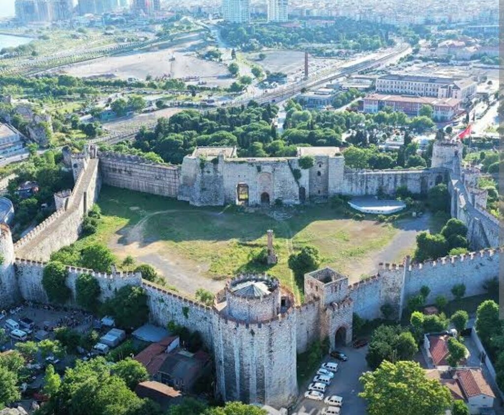 Turistik yerler Yedikule Zindanları, İstanbul, foto