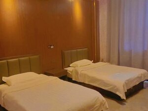 Ruojing Jinshan Hotel (No. 655 National Highway 315), otel  Sincan'dan