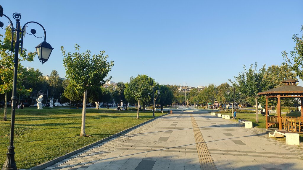 Parklar ve ormanlar Barış ve Özgürlük Parkı, Süleymanpaşa, foto