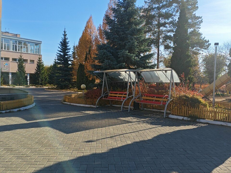 Oyun alanı Качели, Magnitogorsk, foto