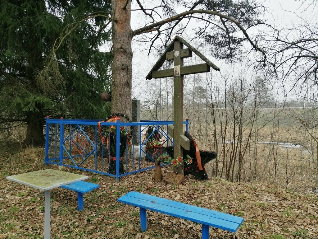 Anıt, heykel Могила воина Советской армии, Novgorodskaya oblastı, foto