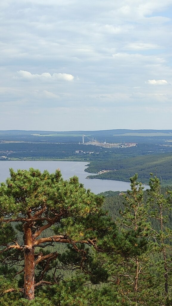 Dağ zirvesi Burkit Uiasi Mountain, Akmola eyaleti, foto