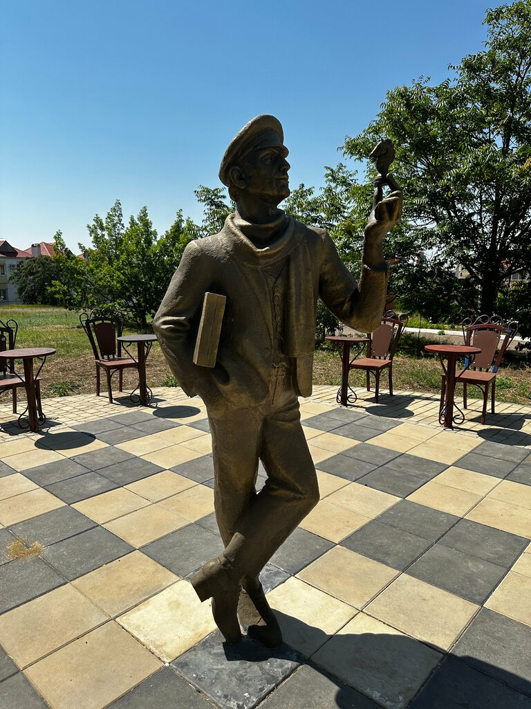 Park, sokak heykeli Остап Бендер, Elista, foto