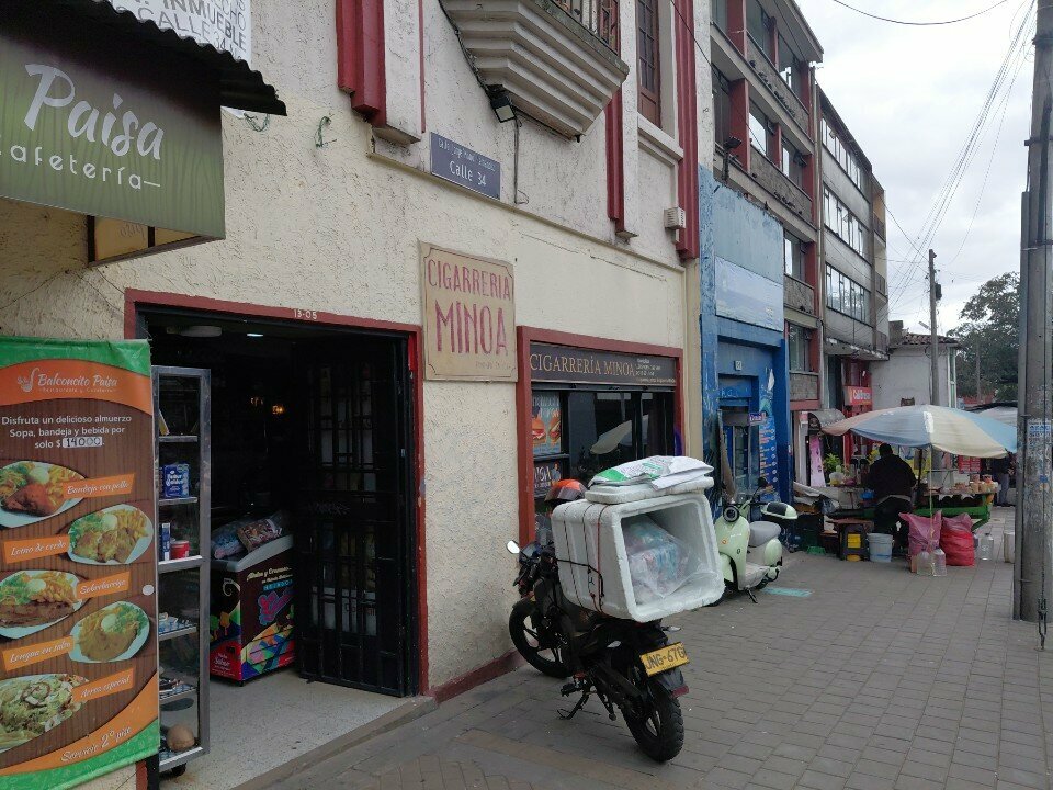Tütün, sigara mağazaları Cigarreria la mona, Bogota, foto
