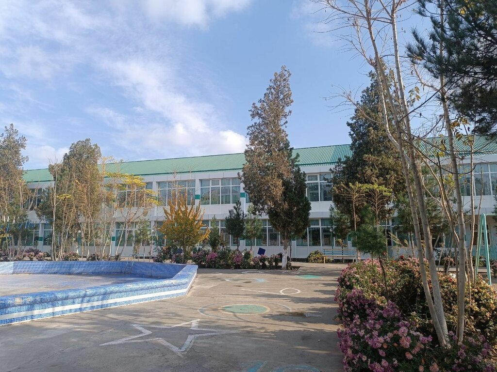 Anaokulları Kindergarten, Karşı, foto