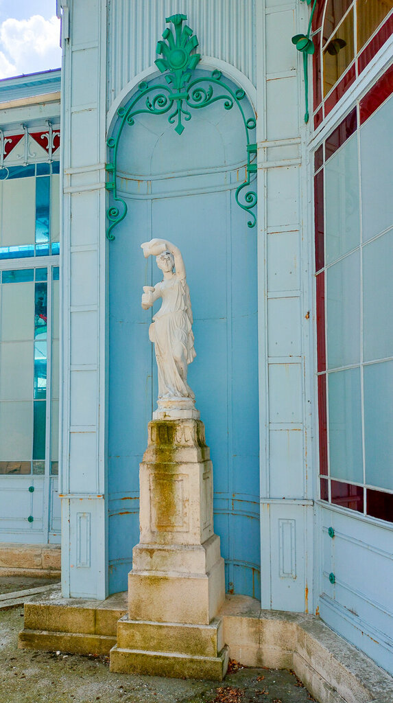 Park, sokak heykeli Богиня виночерпия Геба, Zheleznovodsk, foto