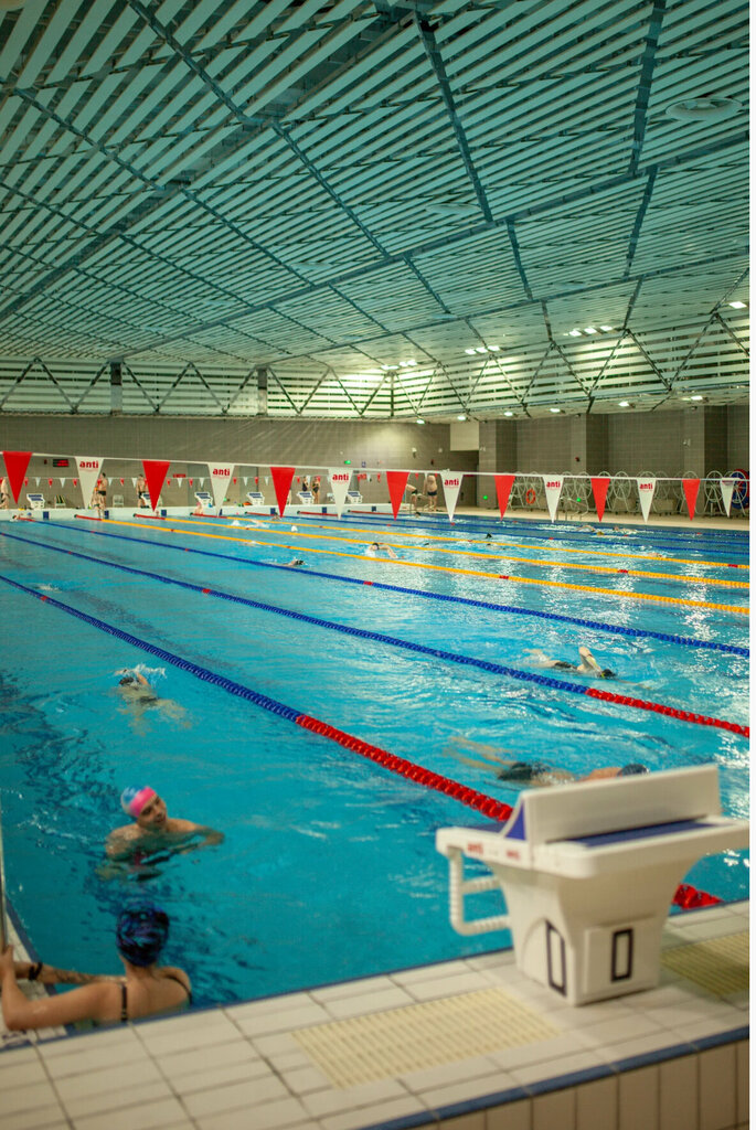Yüzme havuzları Swimmer school, Minsk, foto