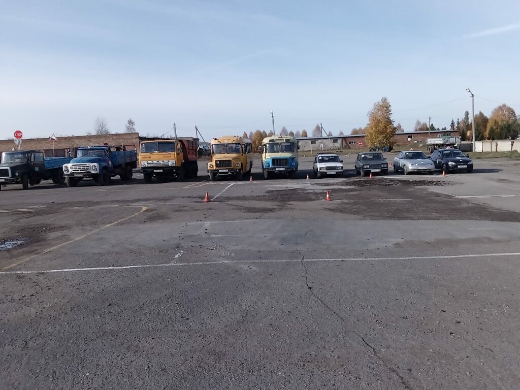 Sürücü kursları Филиал ГБПОУ ДМК с. Верхние Киги, Başkurdistan, foto