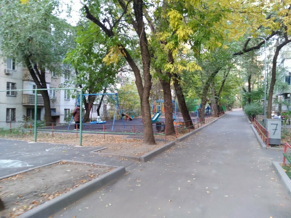 Oyun alanı Playground, Almatı, foto