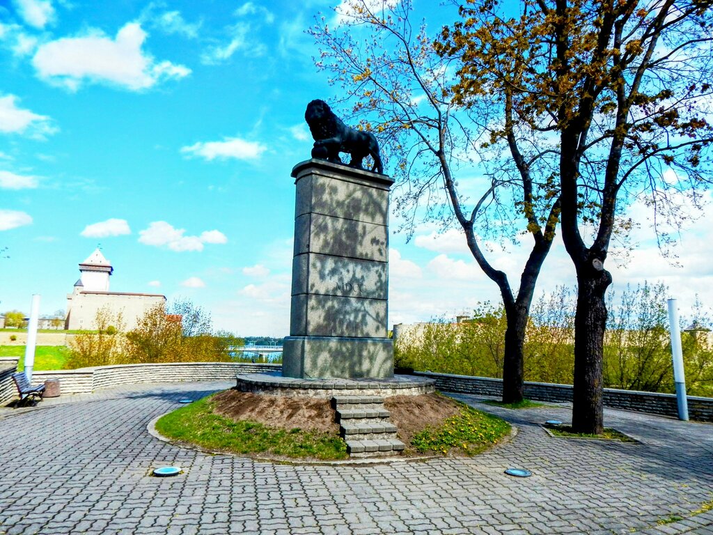 Park, sokak heykeli Rootsi lõvi, Narva, foto