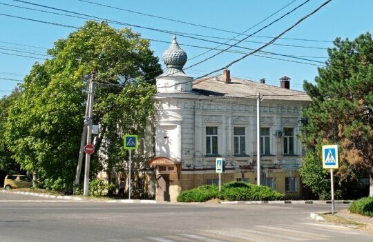 Turistik yerler Особняк Г.М. Кирьякова, Armavir, foto