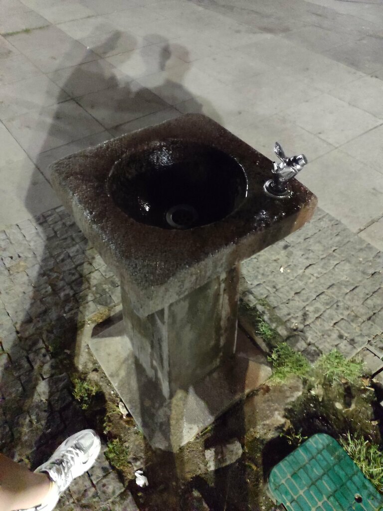 Tulumba Питьевой фонтан, Tiflis, foto