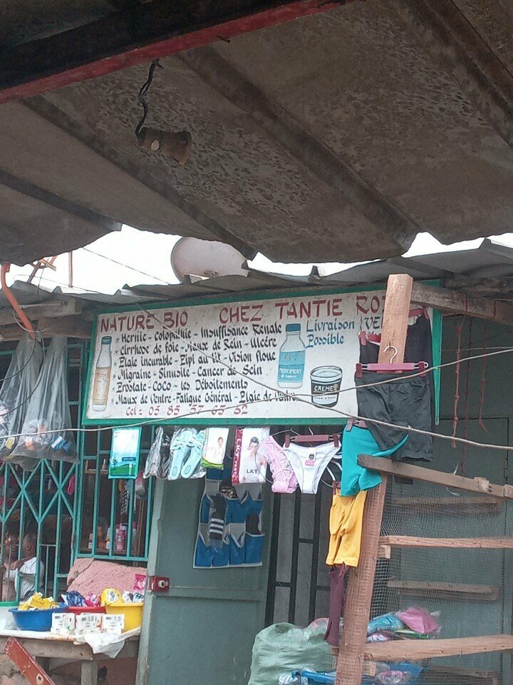 Mini-market Lingerie Sale, Abican, foto