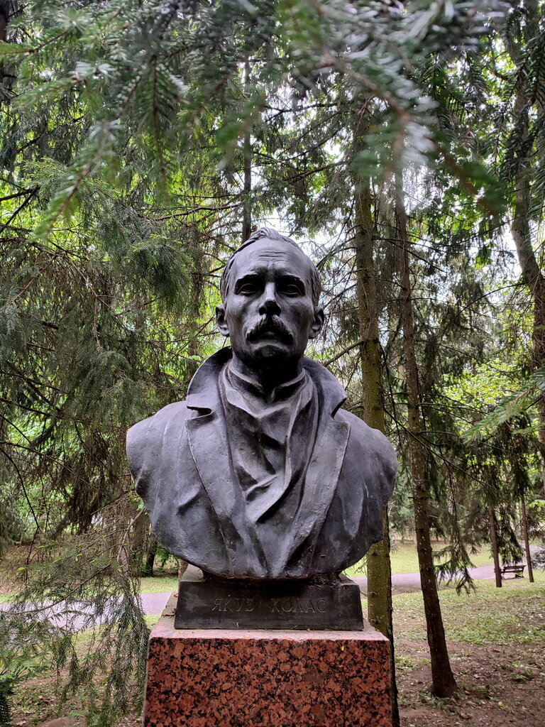 Anıt, heykel Аллея памяти, Nesvizh, foto