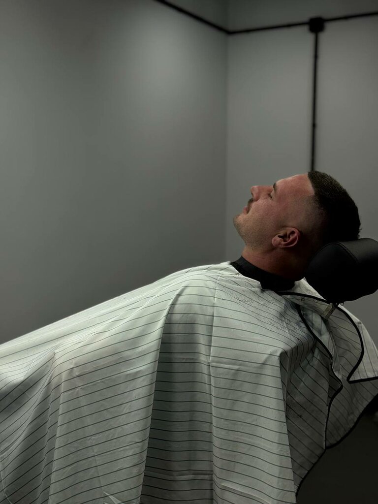 Berberler Be Yourself Barber, Kazan, foto