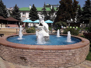 Fountain (Krasnodar Territory, Anapa), çeşme  Anapa'dan