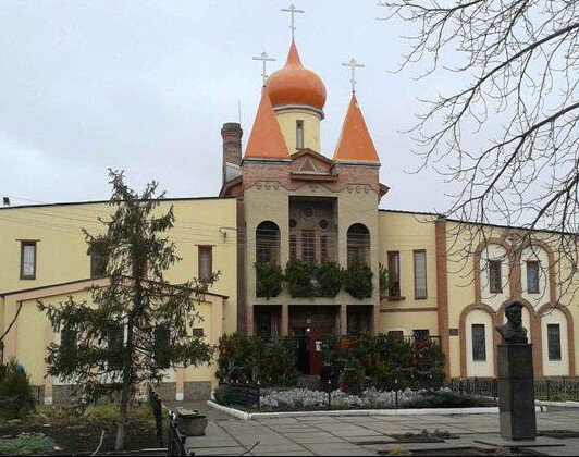 Ortodoks kiliseleri Свято-Пантелеимоновский храм, Lugansk, foto