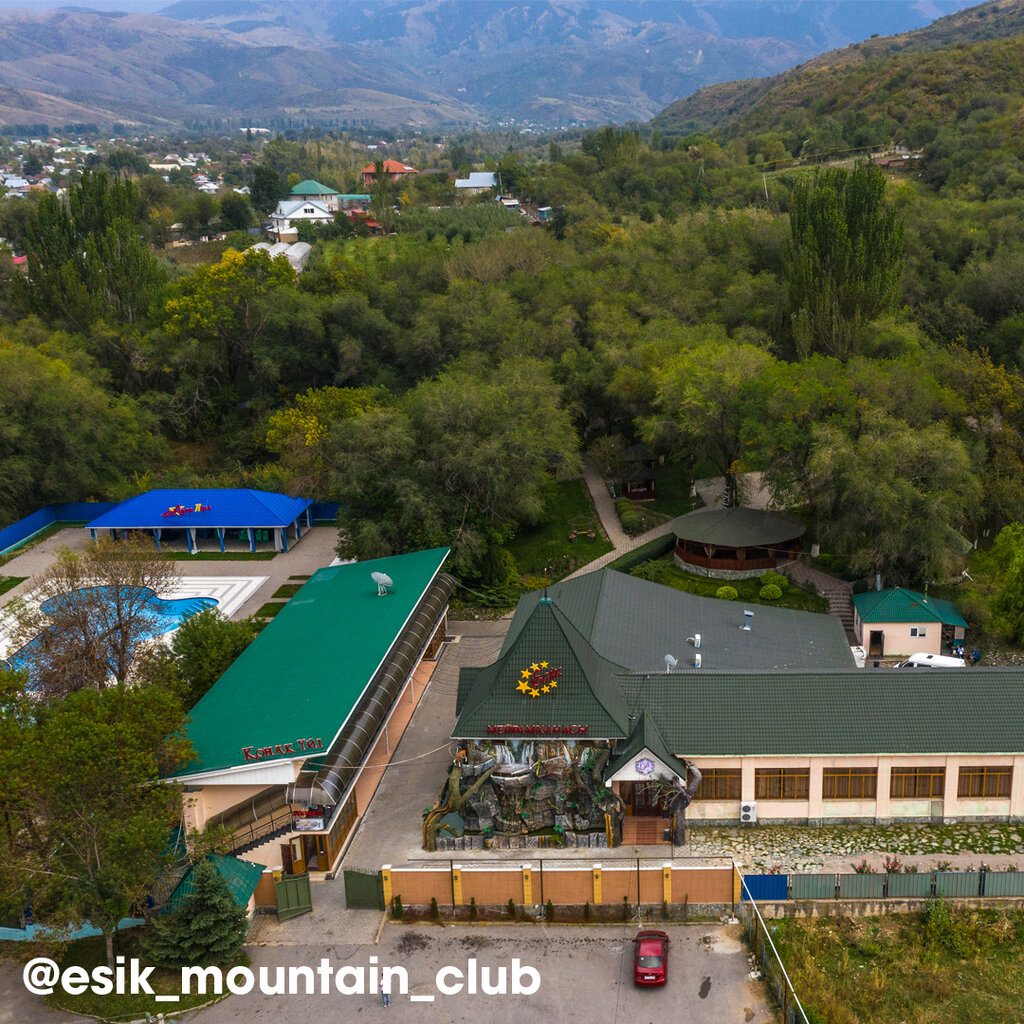 Otel Esik Mountain Club, Yesik, foto
