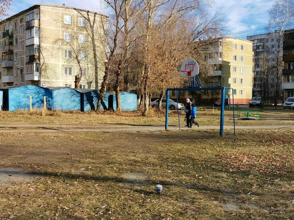 Spor alanı Футбольное поле, Novosibirsk, foto