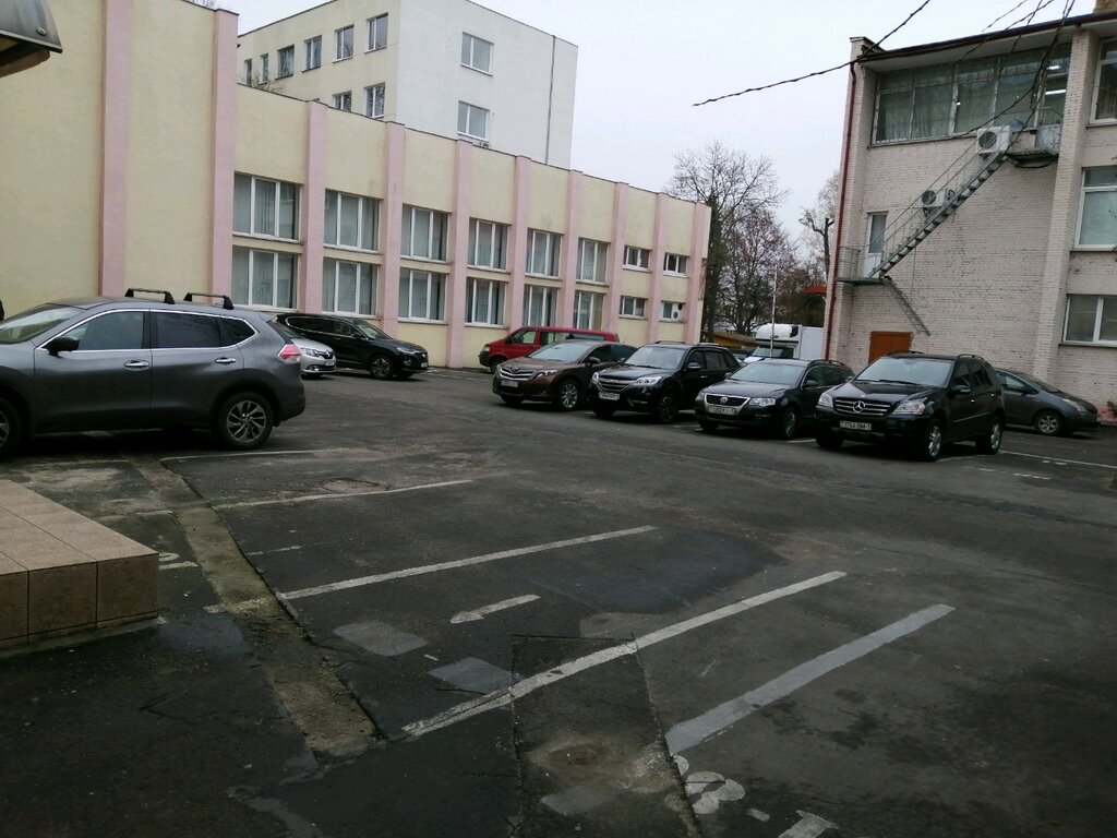 Otoparklar Автомобильная парковка, Brest, foto