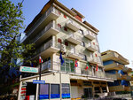 Half Moon (Viale Brindisi No:18), otel  Rimini'den