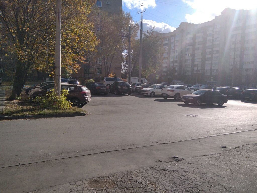 Otoparklar Car park, Samara, foto