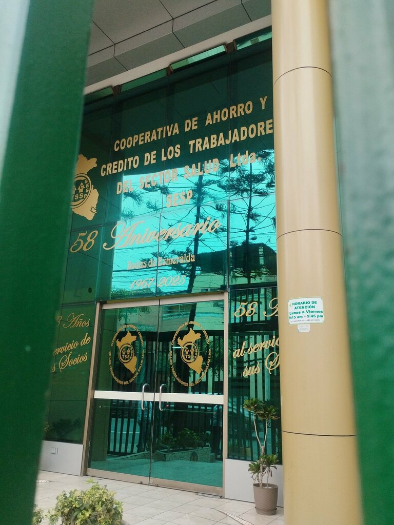 Kredi tüketici kooperatifi Health Sector Workers Savings and Credit Cooperative, Lima, foto