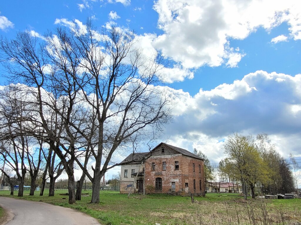 Turistik yerler Молочная ферма усадьбы Е.А. Елисеевой, Saint‑Petersburg ve Leningradskaya oblastı, foto