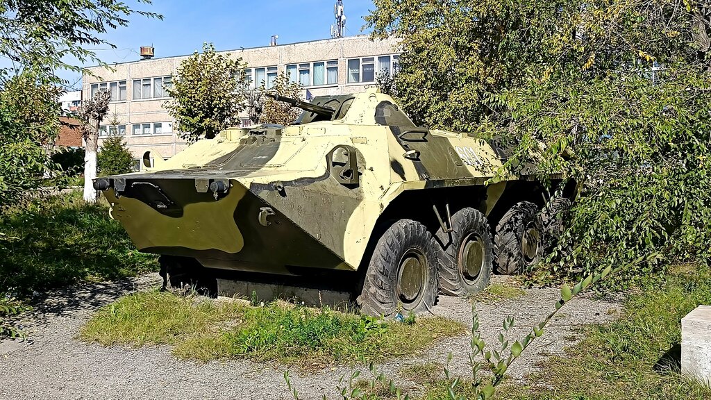 Teknoloji anıtı Бронетранспортёр БТР-70, Bratsk, foto