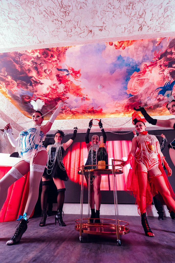 Bar Lola Champagne, Almatı, foto