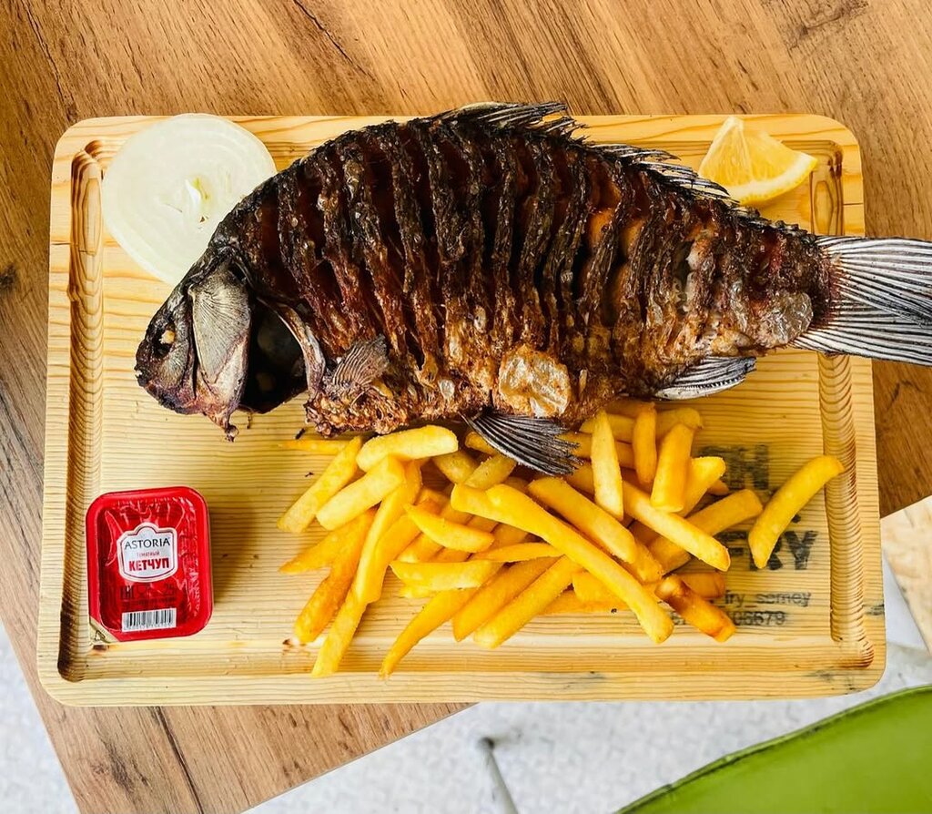 Balık ve deniz ürünleri Fish & Fry, Semey, foto