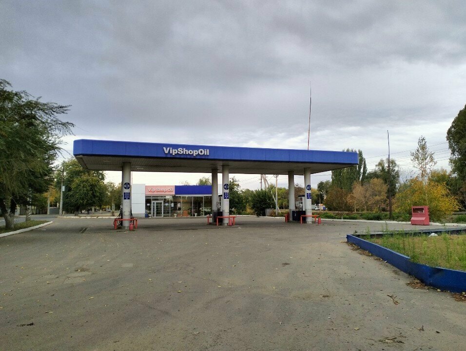 Benzin istasyonu Zapravochny kompleks VipShopOil, Engels, foto