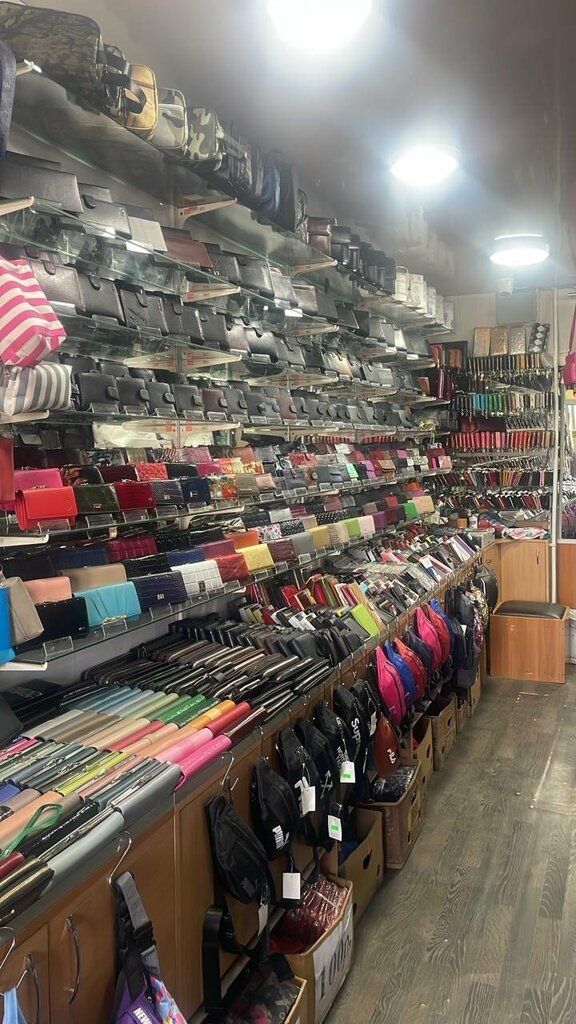 Çanta ve valiz mağazaları Кожгалантерея М. Б., Aksay, foto