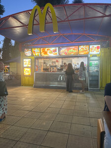 McDonalds (Burgas Region, Nesebar, Resort of Slanchev Bryag), fast food  Güneş Sahili Tatil Tesisleri'nden
